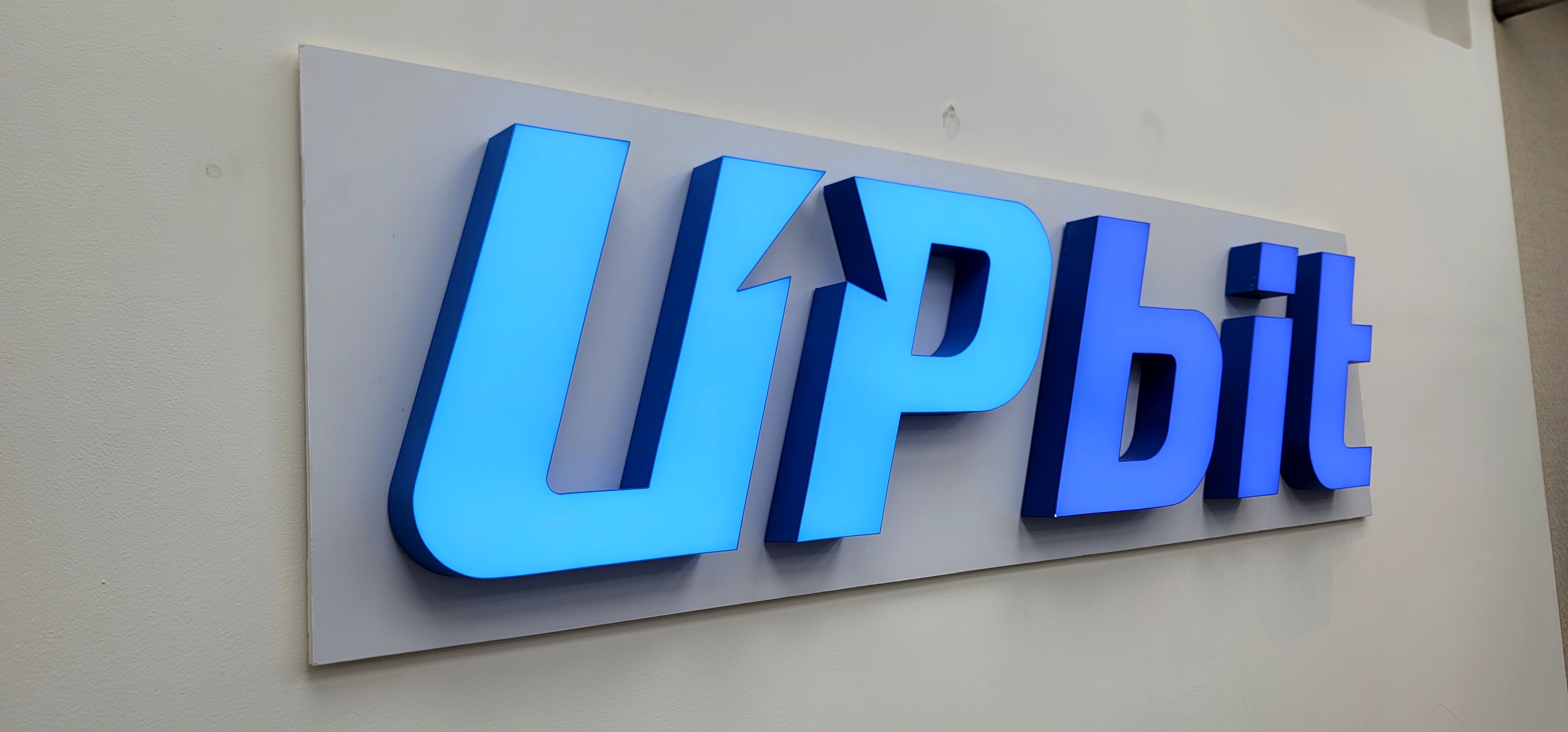 UPbit | ﻿Design layered - 디자인레이어드